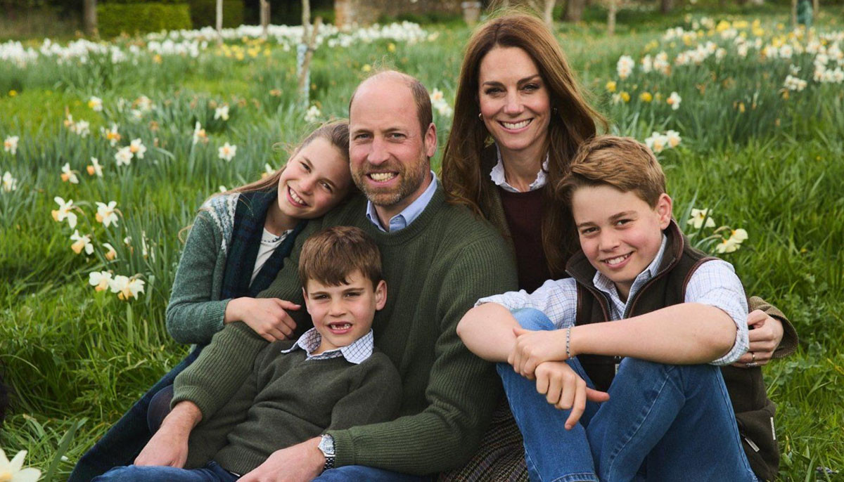 Prince William, Kate Middleton’s Christmas card had hidden message: Expert