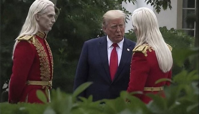 Donald Trump photo with mysterious ‘unknown figures’ goes viral, sparks ...